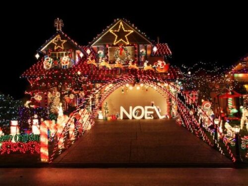 5 Over The Top Christmas Light Displays
