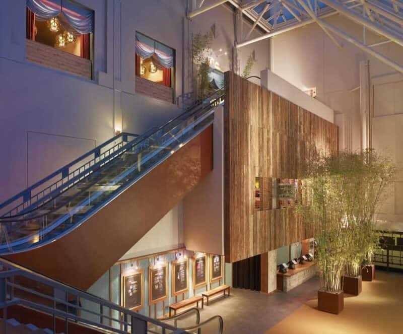 Hot Tub Cinema And 5 Other Unique Movie Theaters You Probably Never ...