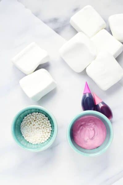 Make Valentine Chocolate Dipped Marshmallows For Your Sweetheart