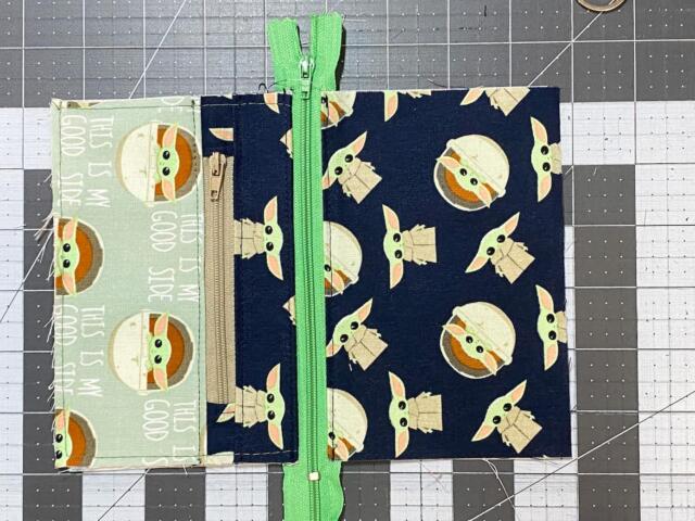 Free Sewing Pattern: 2 Zipper DIY Coin Purse With Keyring