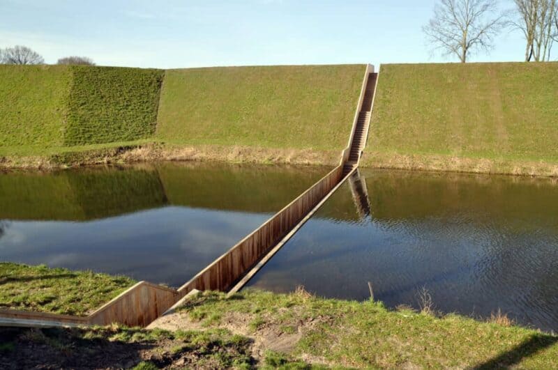 12 Beautiful Footbridges Around The World