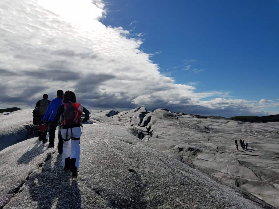 Beat Winter Boredom With These Cold Weather Hiking Tips